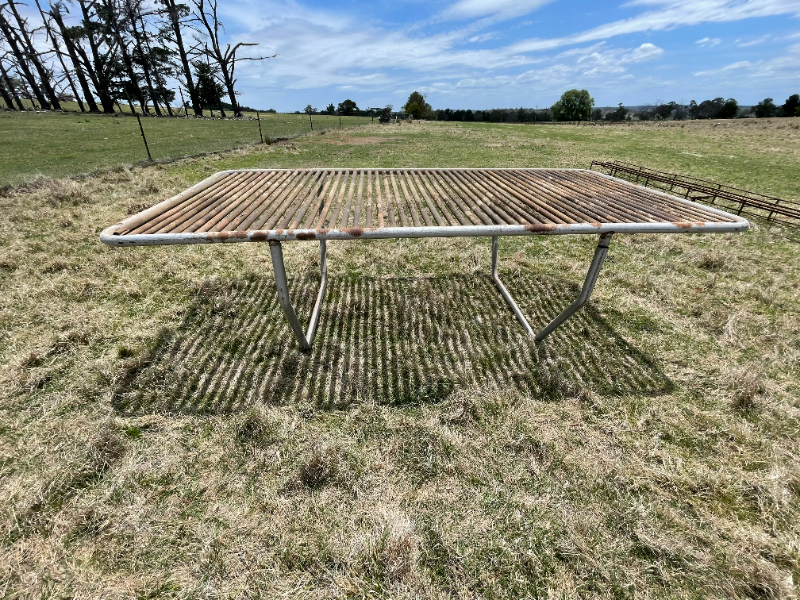 Lot 155 - Wool Table | AuctionsPlus