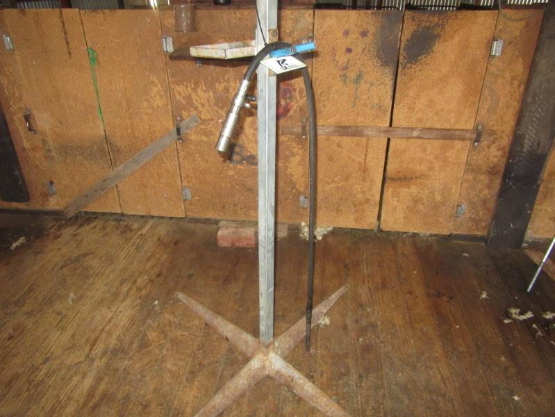 Lot 18 - Shearing Plant stand & flexible | AuctionsPlus