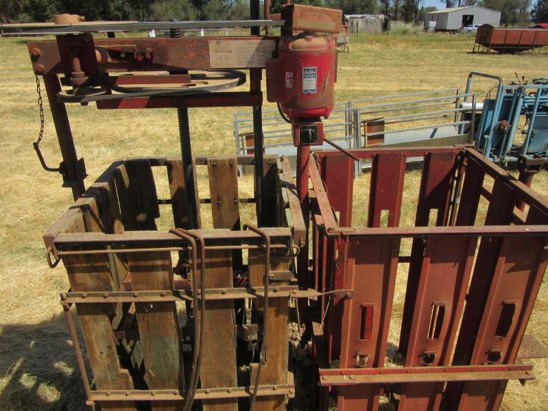 Lot 47 - Sunbeam Electric Wool Press | AuctionsPlus