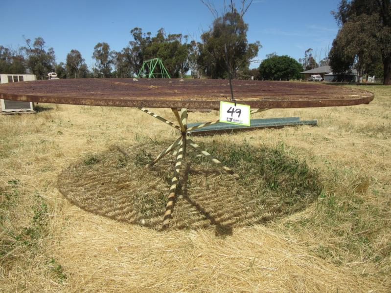 Lot 49 - Round Wool Sorting Table. | AuctionsPlus