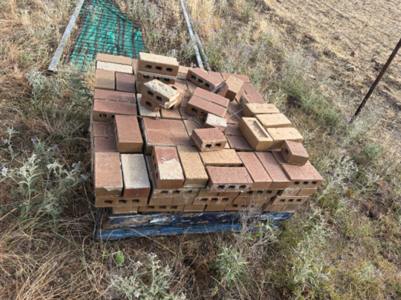 Lot 43 - Paver Bricks | AuctionsPlus