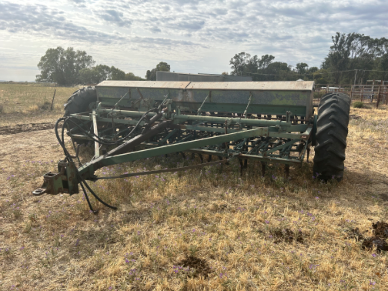 Lot 60 - John Shearer Combine | AuctionsPlus