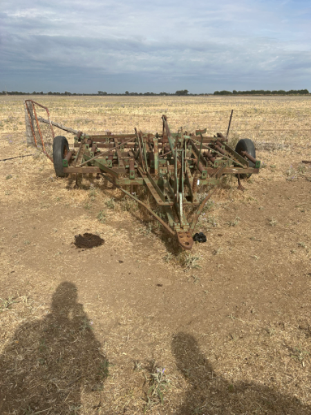 Lot 61 - John Shearer Scarifiers | AuctionsPlus