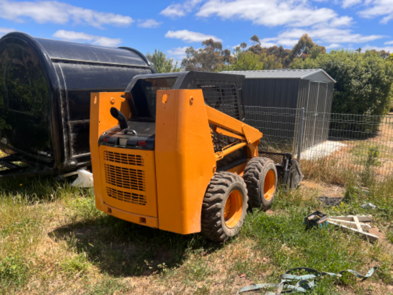 Lot 174 - Case XT40 Bobcat | AuctionsPlus