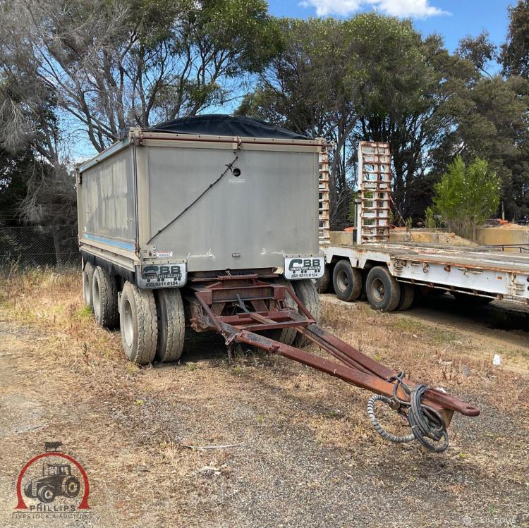 Lot 31 - Hercules tri axle dog tipping trailer, 2003 | AuctionsPlus