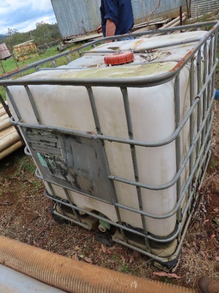 Lot 66 - 1000ltr IBC Water Shuttle | AuctionsPlus