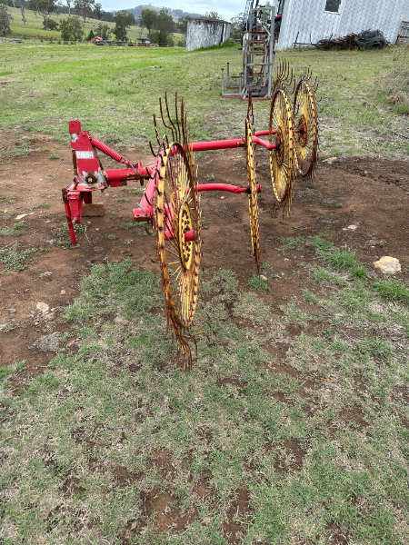Lot 9 - Tonutti Hay Rake | AuctionsPlus