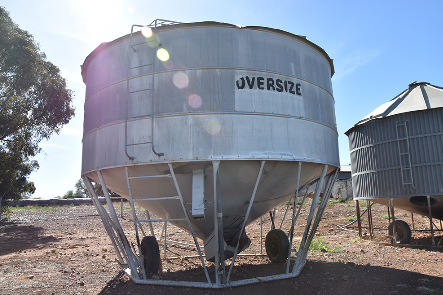 Lot 10 - Nelson Field Bin | AuctionsPlus