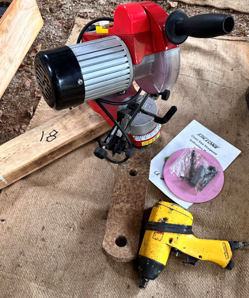 Lot 81 - CHAINSAW SHARPENER & AIR RATTLE GUN | AuctionsPlus