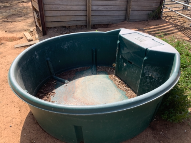 Lot 19 - PLASTIC WATER TROUGHS X 11 | AuctionsPlus