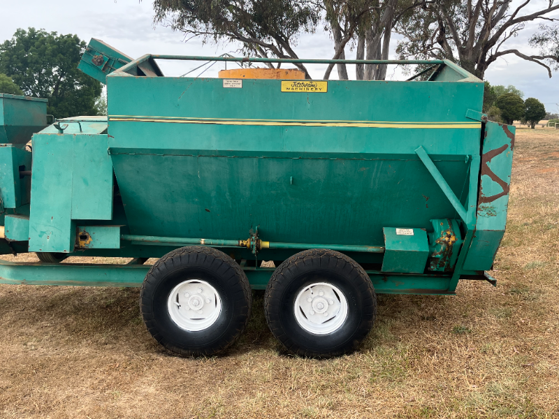 Lot 26 - Jetstream Hay & Grain Mixer | AuctionsPlus