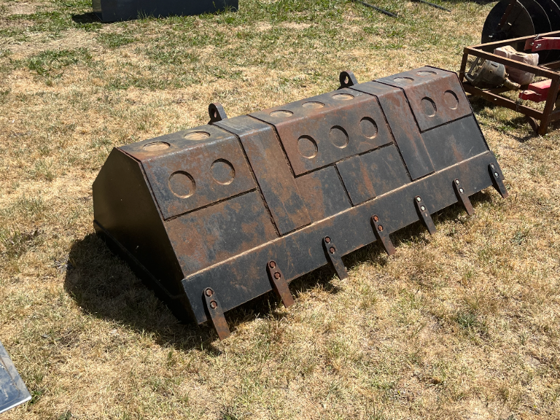Lot 105 - Loader Bucket | AuctionsPlus