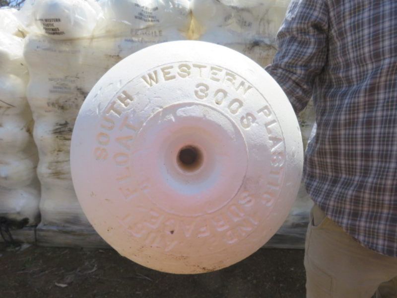 Lot 141 - Polystyrene Floats - 300mm White (6 Per Bag) - NEW | AuctionsPlus