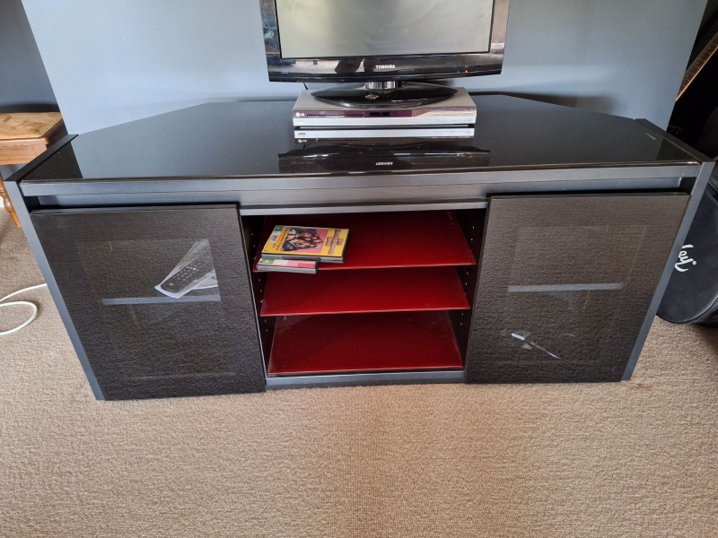 Lot 190 - Tv Cabinet | AuctionsPlus