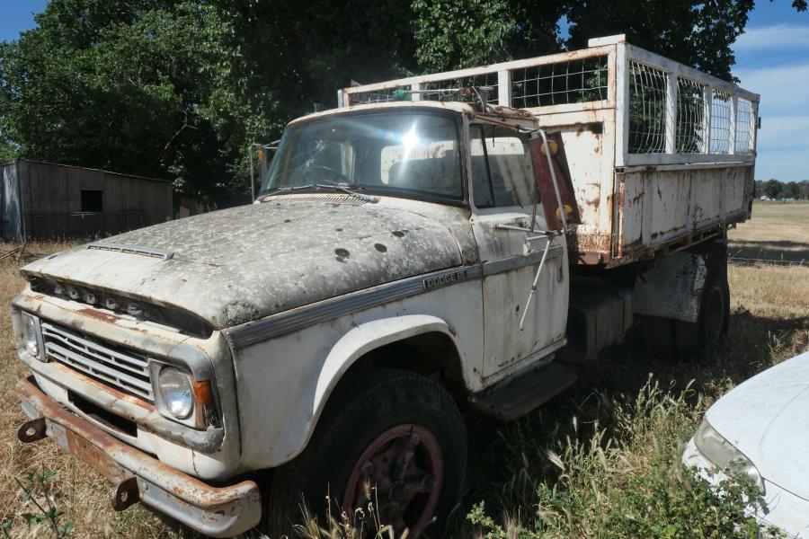 Lot 12 - Dodge 600 Tipper Truck | AuctionsPlus