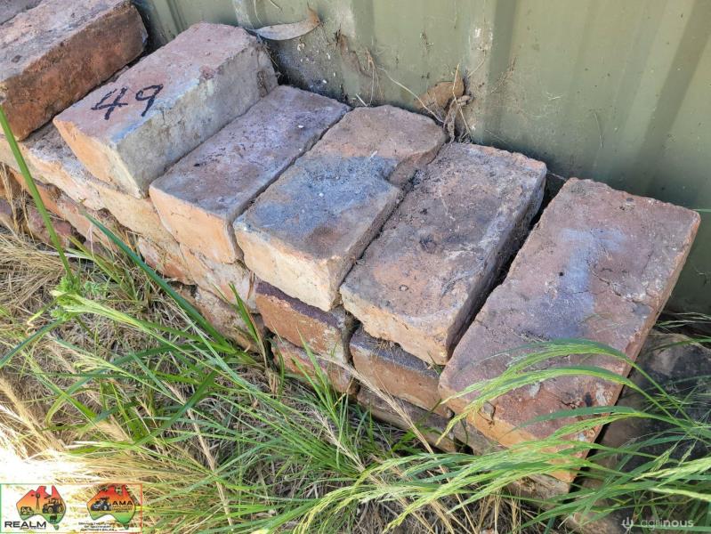 Lot 49 - Approx 60x Handmade Bricks | AuctionsPlus