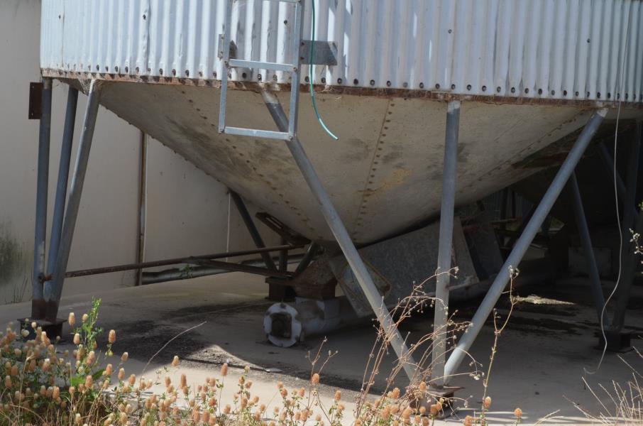 Lot 4 - 2x40 Tonne Normoyle Silos | AuctionsPlus