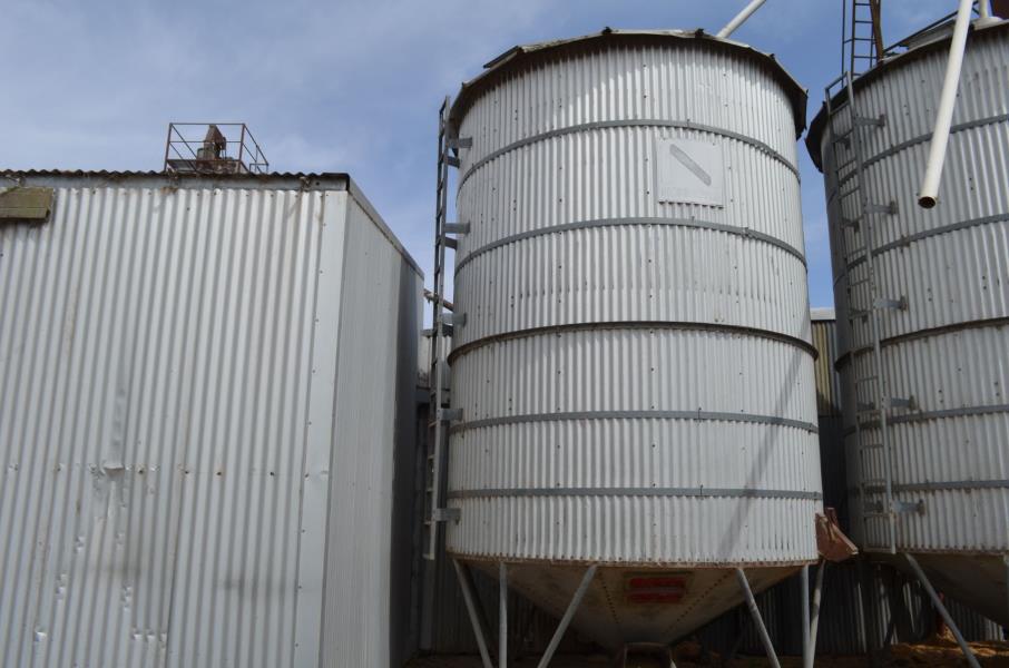 Lot 7 - 2x40 Tonne Normoyle Silos | AuctionsPlus