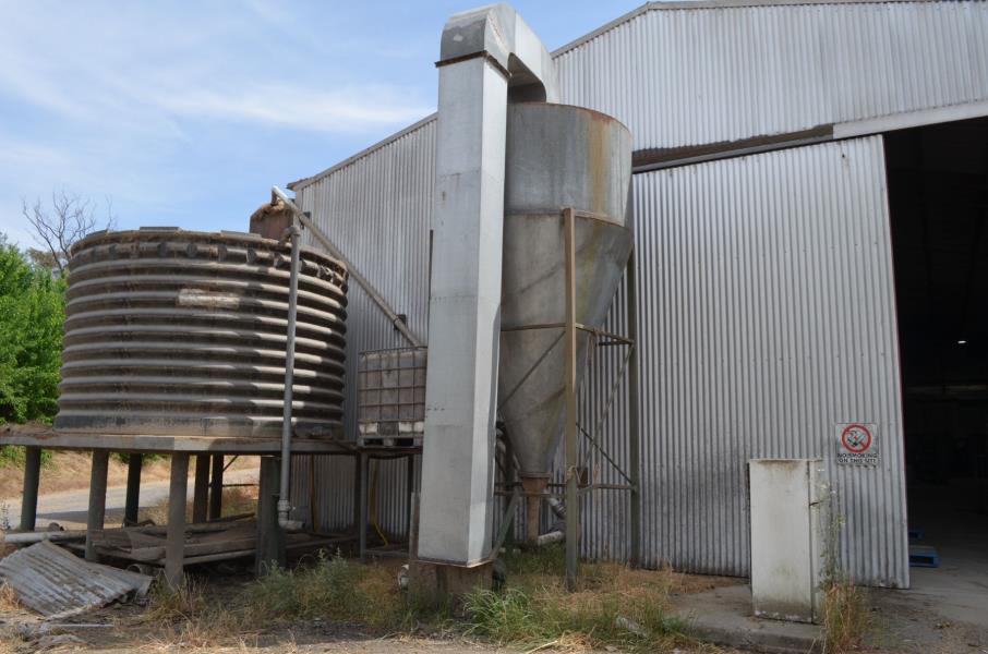Lot 36 - Cyclone Seed Cleaner | AuctionsPlus