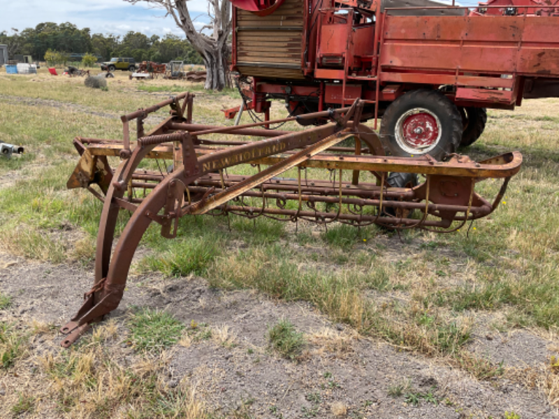 Lot 101 - Side delivery rake | AuctionsPlus