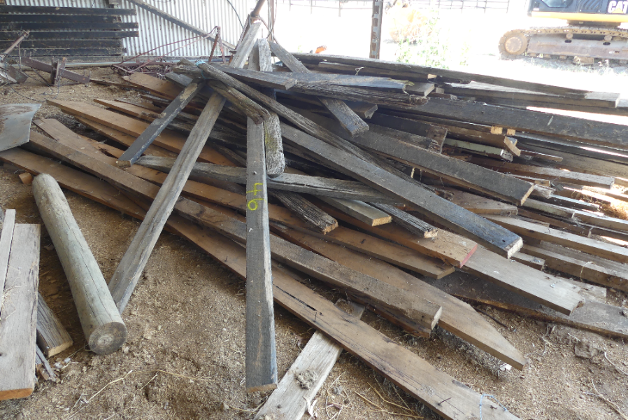 Lot 52 - MIXED TIMBER RAILS | AuctionsPlus