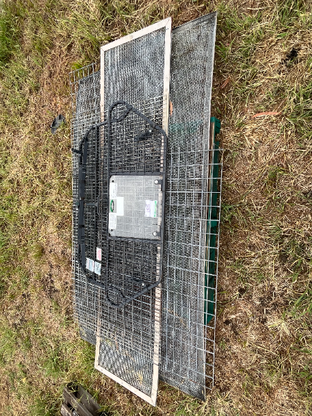Lot 155 - Sundry Mesh & Cargo Barrier | AuctionsPlus