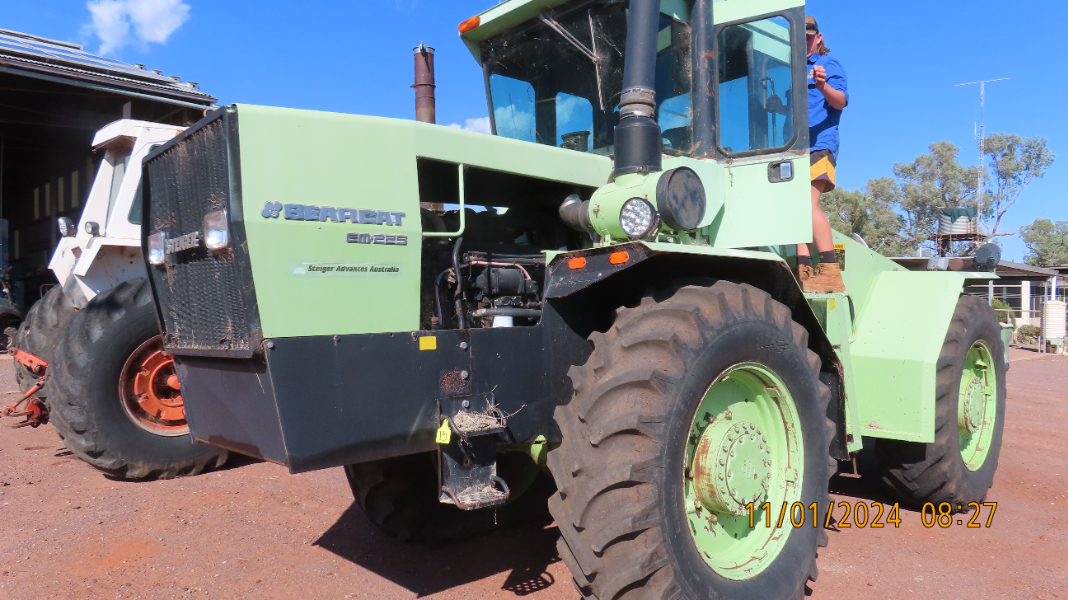 Lot 15 - Steiger CM-225 Bearcat Tractor | AuctionsPlus