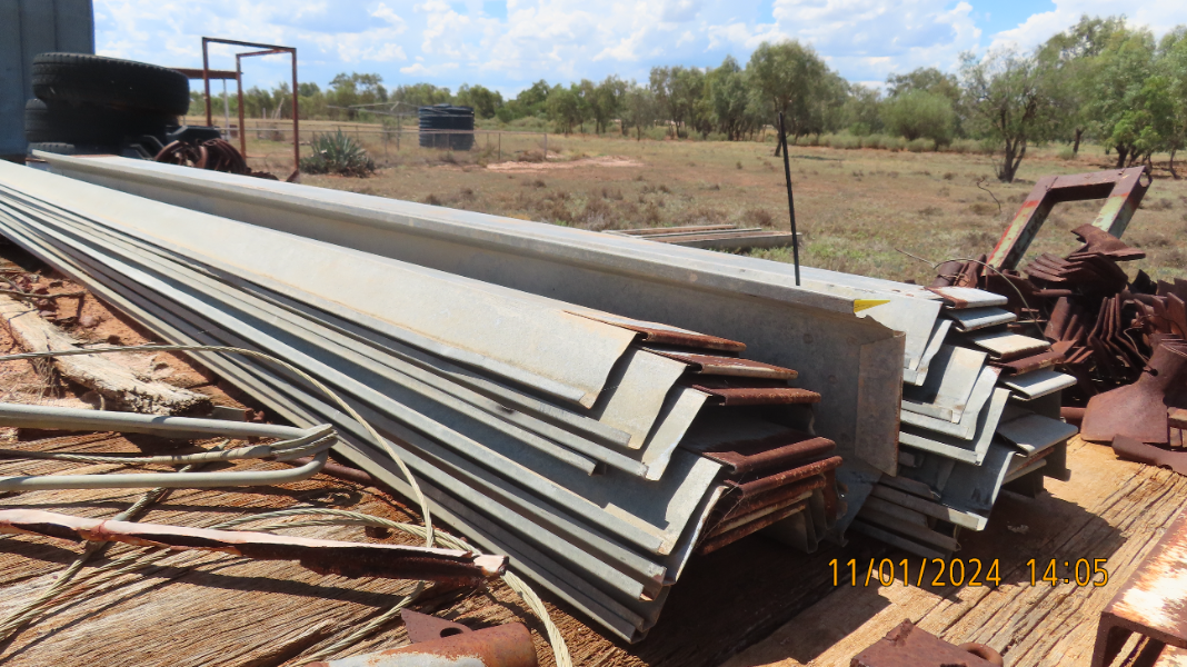 Lot 128 - Feed Troughs | AuctionsPlus