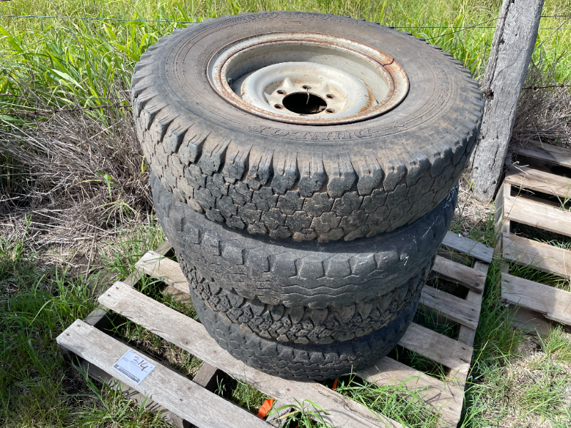Lot 314 - 4 x Split Rims and Tyres | AuctionsPlus