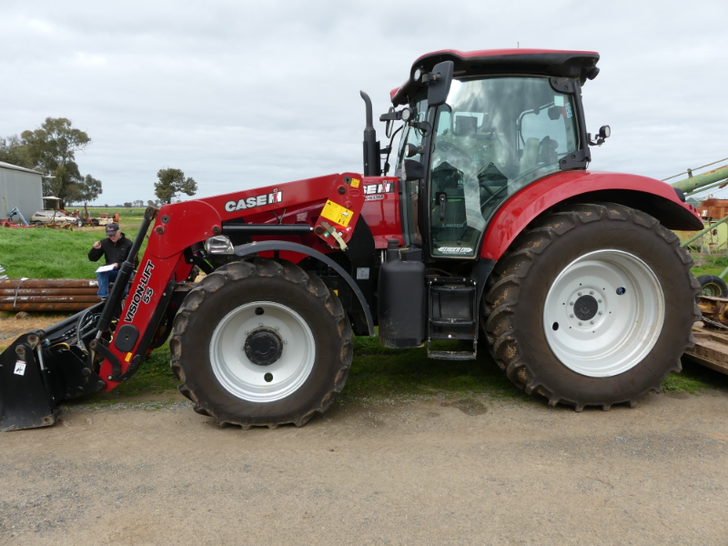 Lot 146 - Case Maxxum 125 Tractor with FEL ***As New*** | AuctionsPlus