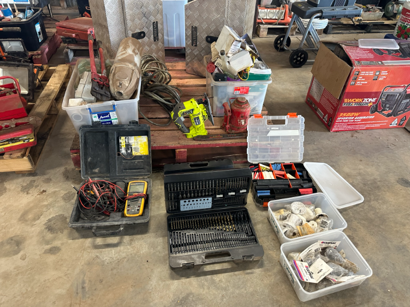 Lot 16 - Under tray tools boxes and assorted electrical/workshop sundries | AuctionsPlus