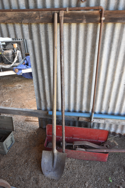 Lot 144 - Shovel & Crow Bar | AuctionsPlus