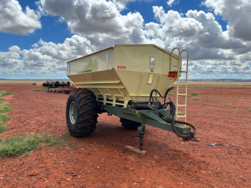 Lot 15 - Marshall Multispreader 810T | AuctionsPlus