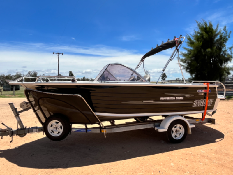 Lot 14 - Quint trex 560 freedom cruiser | AuctionsPlus