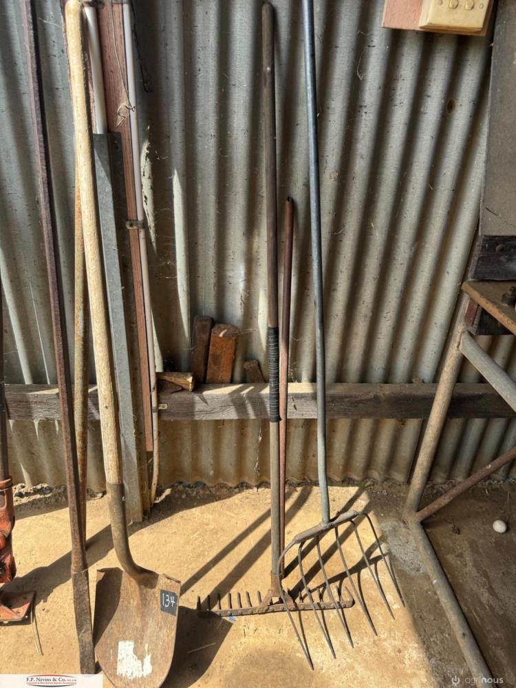 Lot 134 - Assorted Garden Tools | AuctionsPlus
