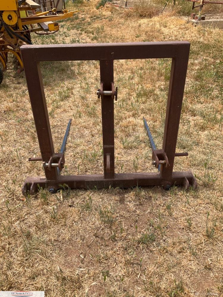 Lot 31 - Set Of Forks | AuctionsPlus