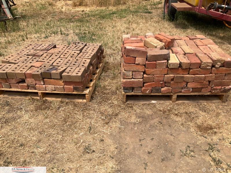Lot 35 - 2 x Pallets Of Bricks | AuctionsPlus
