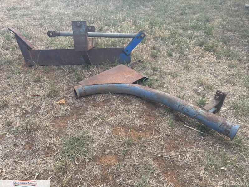 Lot 41 - Pipe Layer & Ripper | AuctionsPlus