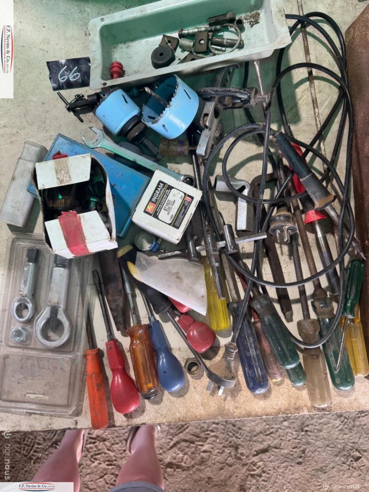 Lot 66 - Assorted Tools (Screwdrivers Etc) | AuctionsPlus