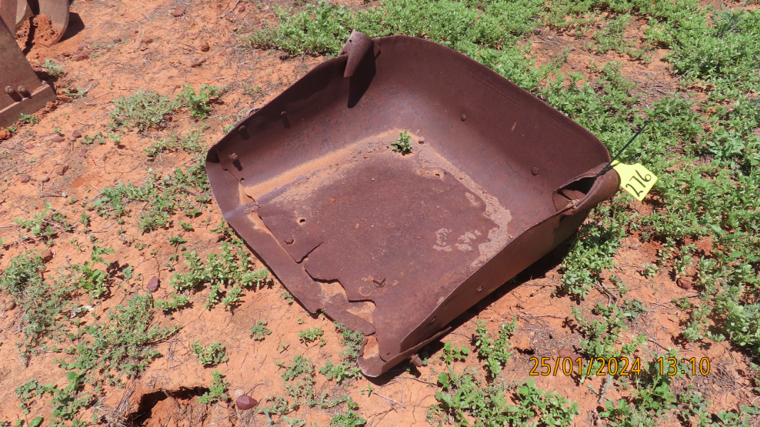 Lot 276 - Scoop | AuctionsPlus