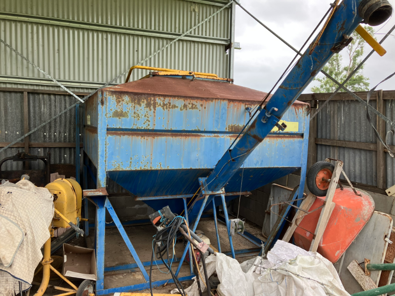 Lot 5 - GROUP SPLIT BIN | AuctionsPlus