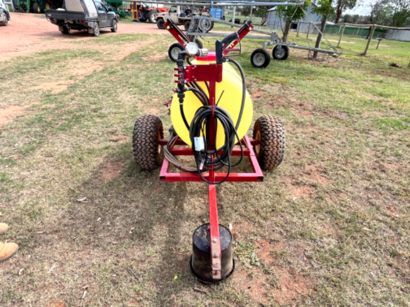 Lot 40 - 300 LTR HARDI 4 MTR TOW BEHIND SPRAY RIG | AuctionsPlus