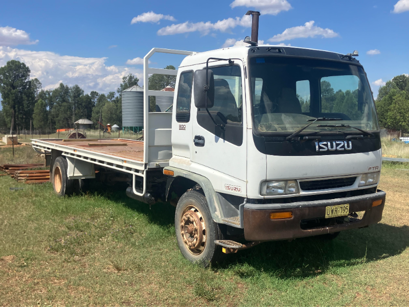 Lot 72 - Isuzu 800 Long truck | AuctionsPlus