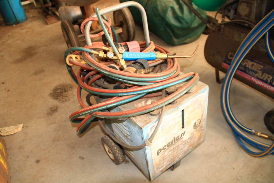 Lot 16 - Electric stick welder & oxy set | AuctionsPlus