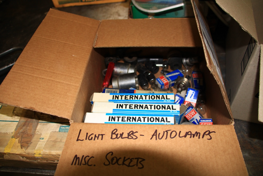 Lot 72 - Light bulbs | AuctionsPlus