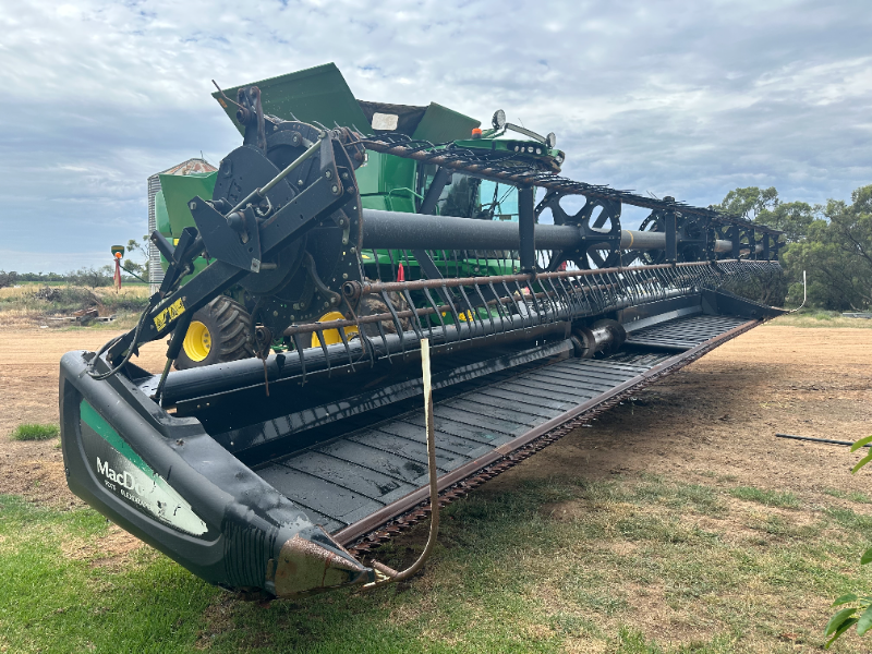 Lot 30 - 2014 45' MacDon FD75 Header Front | AuctionsPlus