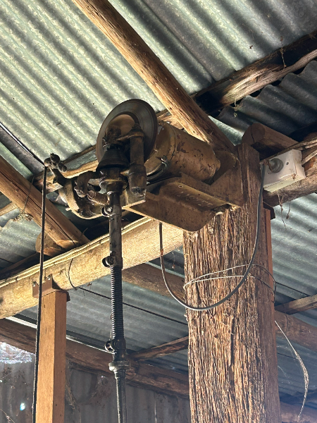 Lot 58 - over head unit | AuctionsPlus