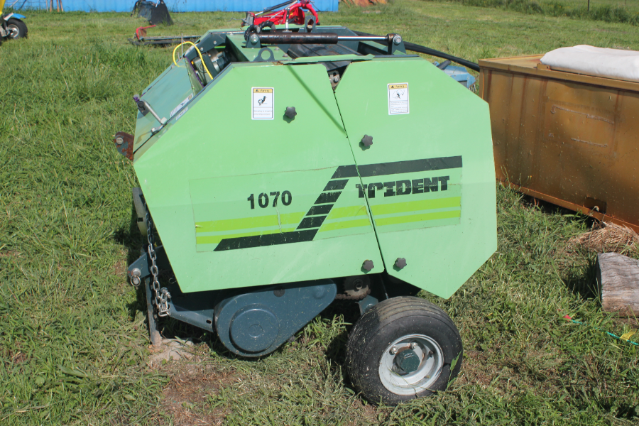 Lot 40 - TRIDENT MINI ROUND HAY BALER | AuctionsPlus