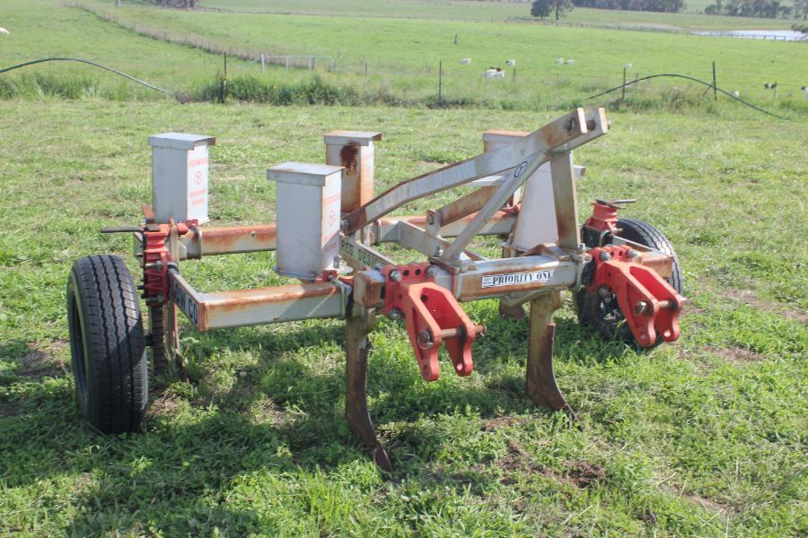 Lot 42 - YEOMANS PLOW | AuctionsPlus
