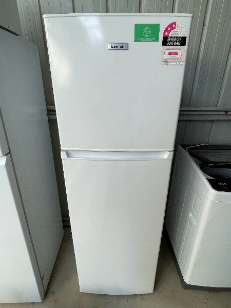 Lot 96 - Lemair Fridge Freezer | AuctionsPlus